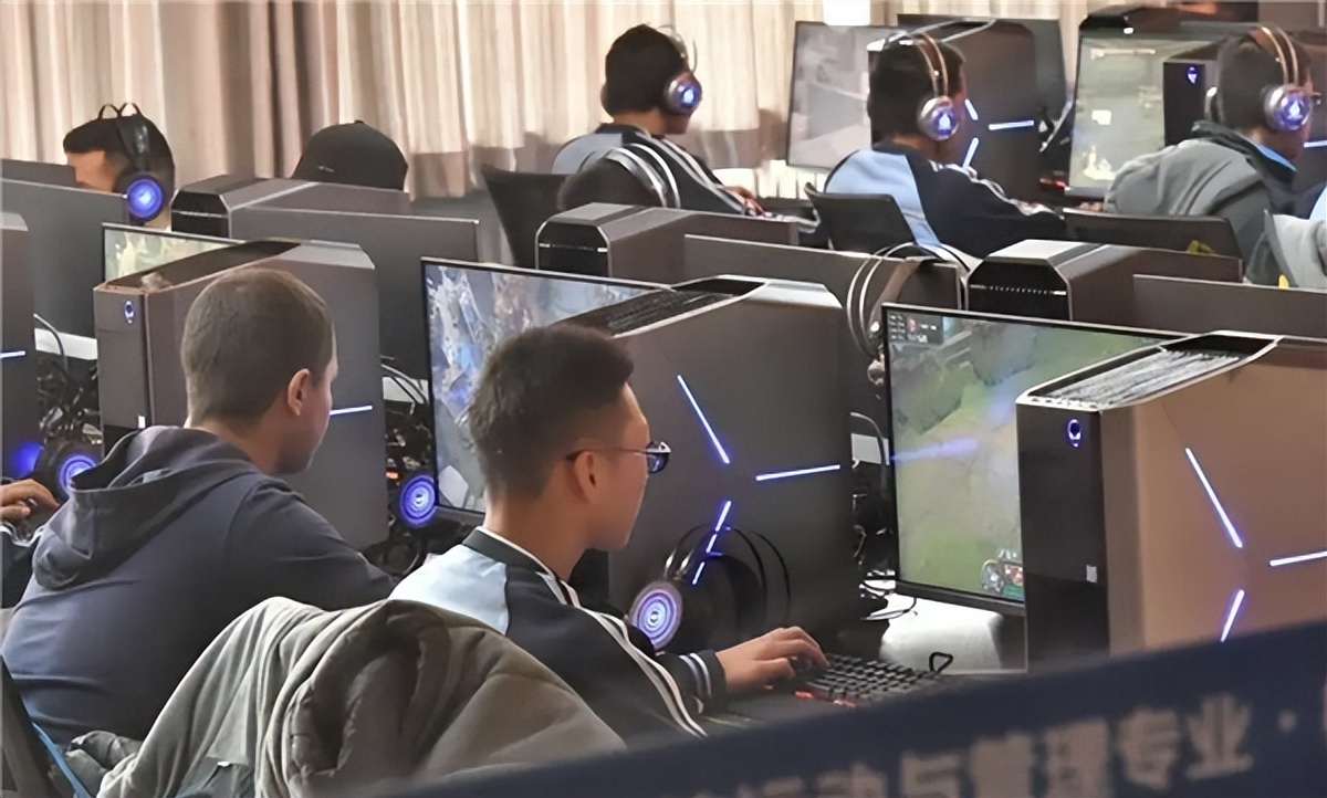 Million blogger Guan Yanbin's e-sports dream: I want to win a trophy ...