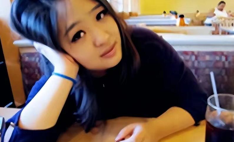 The same is Jet Li's gene, when comparing Huang Qiuyan and Li Zhi's daughter, the gap will come ...