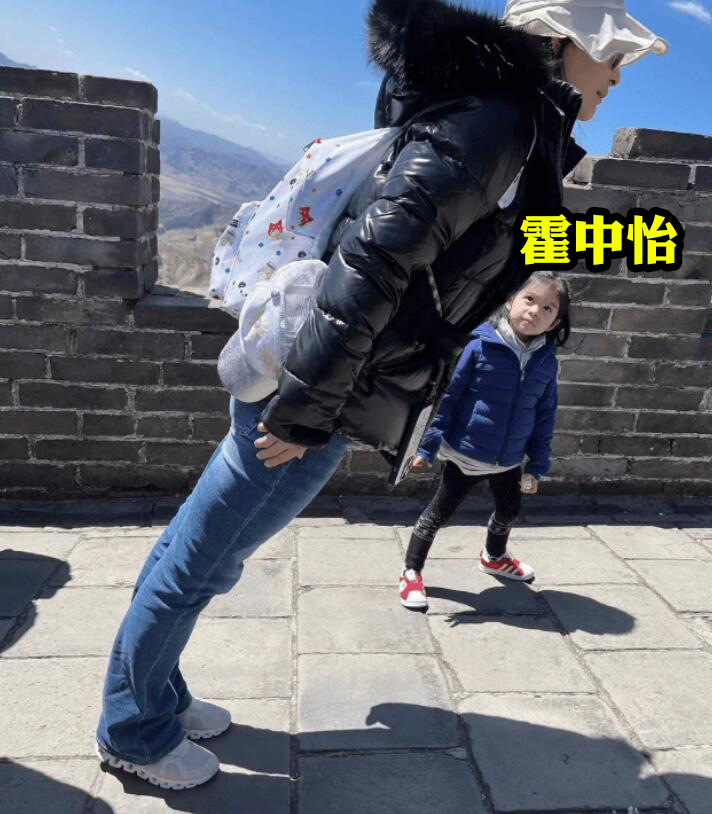 Huo Qigang celebrates Mother's Day for Guo Jingjing, a family of five ...