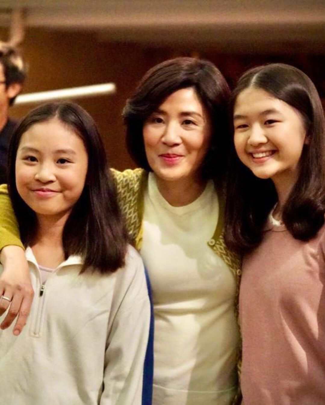 Sara Ng's family celebrates their daughter's birthday! The 17-year-old ...