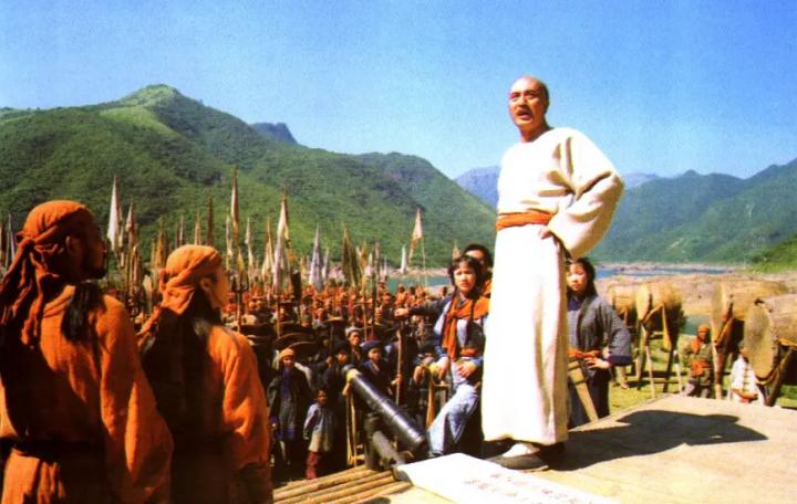 After Hong Xiuquan established his capital in Nanjing, why did he not ...