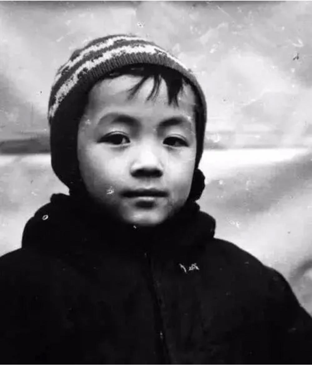 Excerpts from Gu Cheng's "The Storm Makes Me Sleep" Poems - iMedia