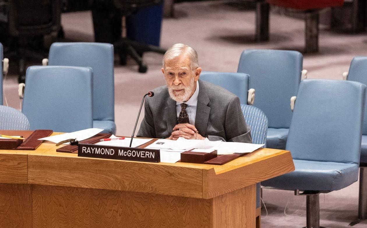 CIA officials take the lead in exposing the US government and calling ...