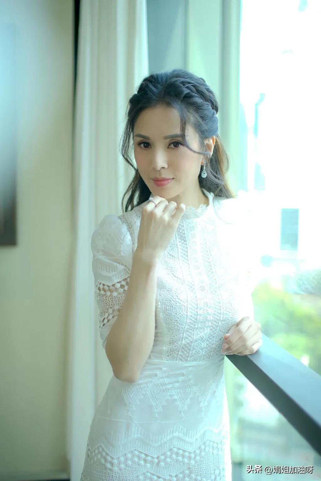 Share pictures, the goddess of temperament Li Ruotong - iNEWS