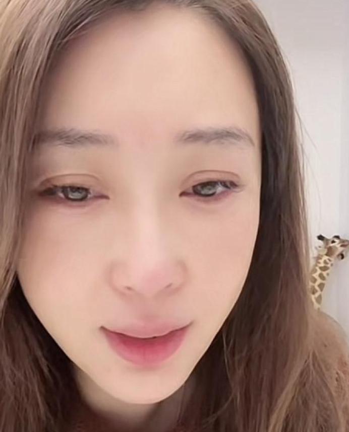 The Shenyan couple got divorced, the two quarreled live, and the woman cried - iMedia