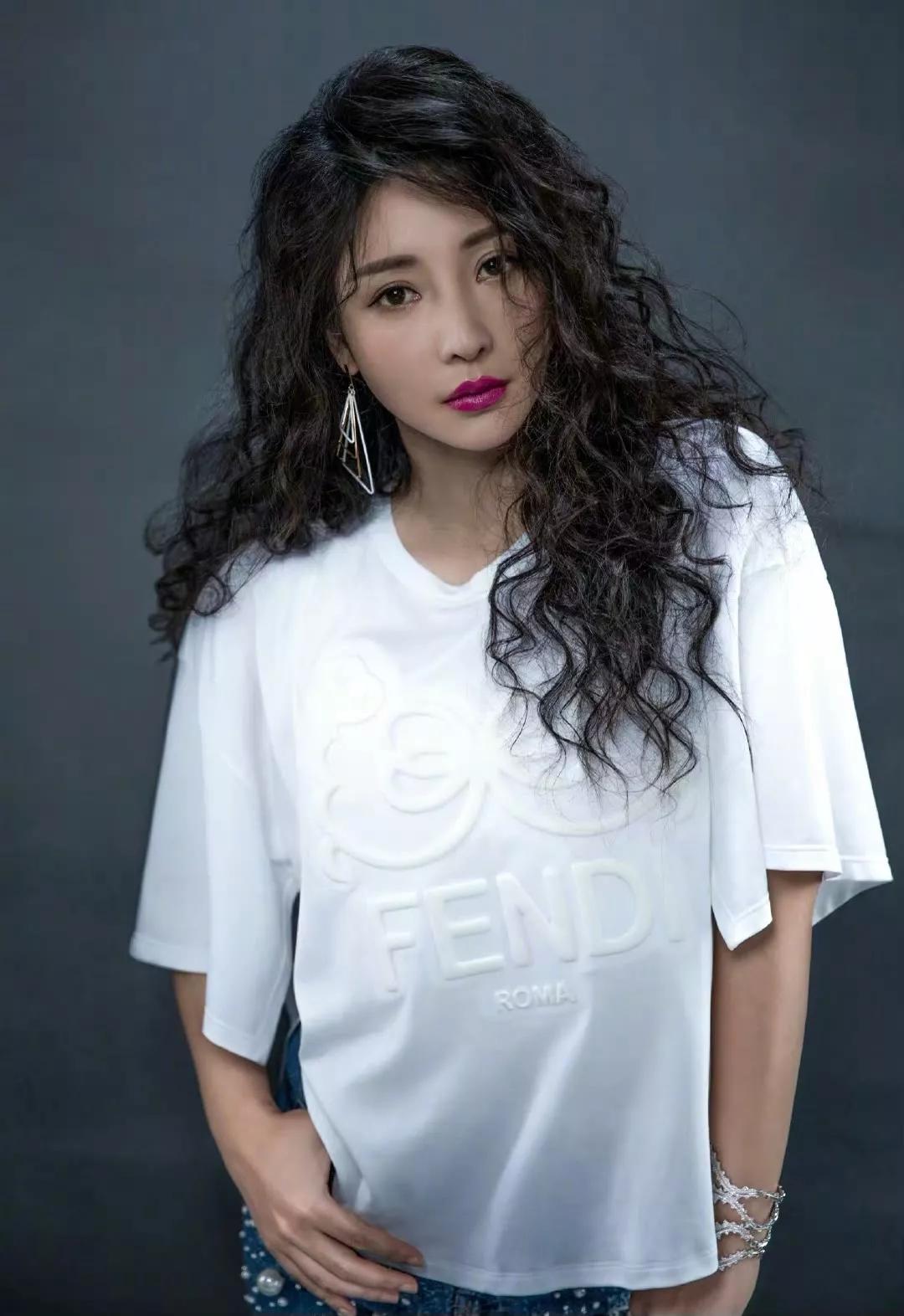 Beauty star Liu Yan - iNEWS