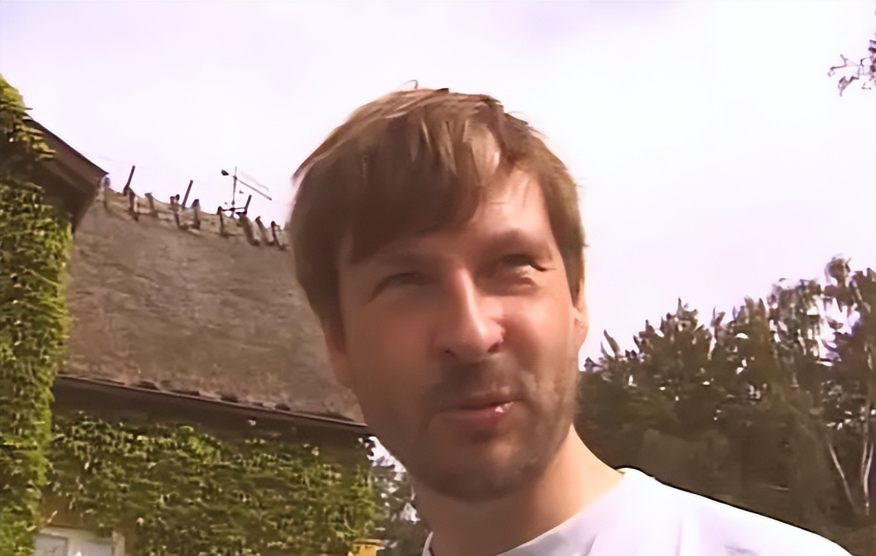 Unbelievable! In the movie "Idiot", the protagonists pretend to be ...