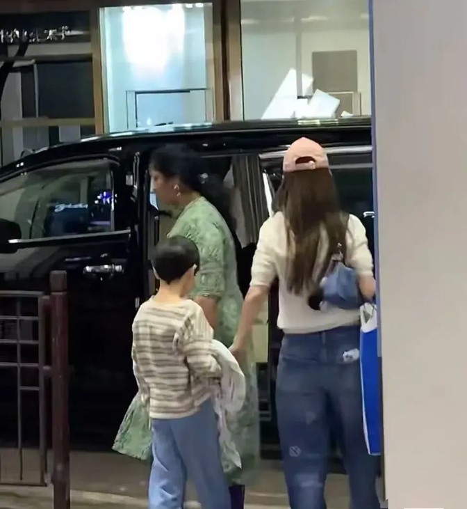 Shocking inside story of Angelababy's parent-child shopping ...