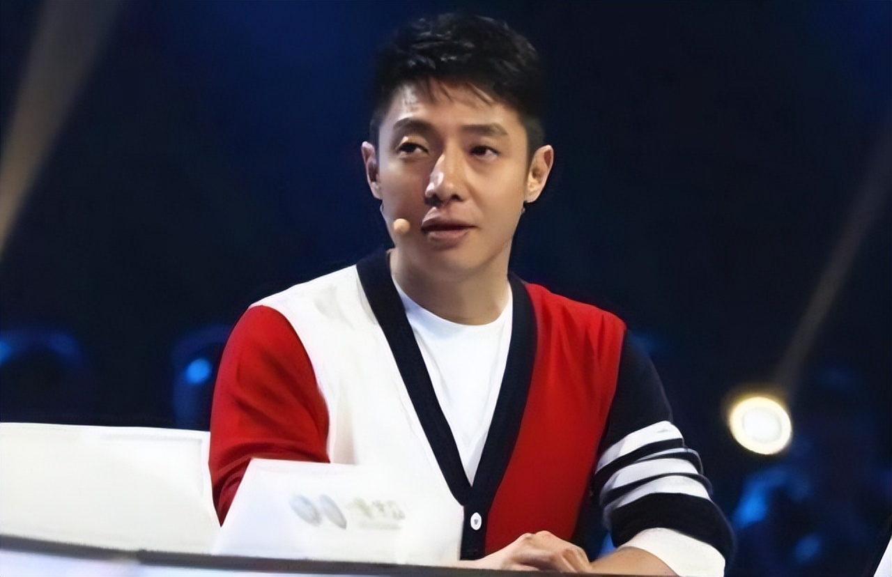 He Jiong: Can I pass the job of CCTV host? How much pay? Sa Beining: I ...