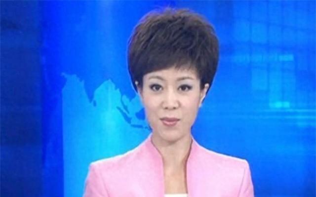 Li Wenjing, a 48-year-old CCTV host, has been wearing a wig for more ...