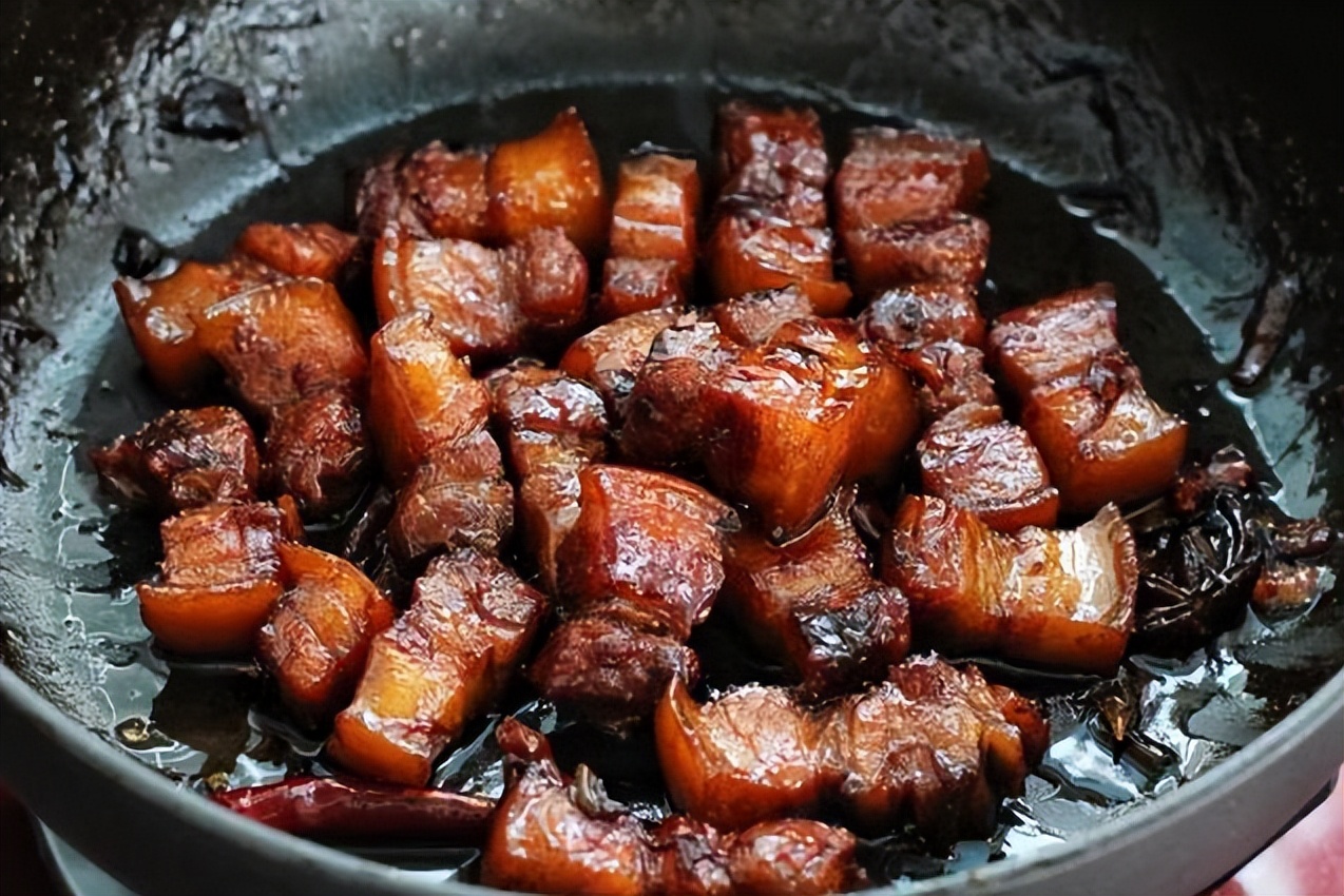 When making braised pork, it is best to avoid blanching or stewing ...