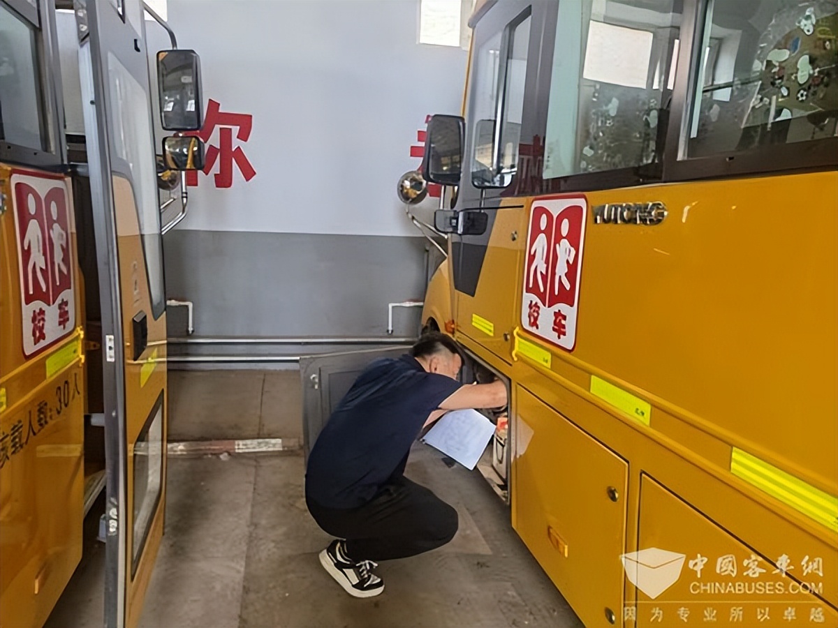 Escorting the "School Season", Yutong Bus Direct Service Guards School ...