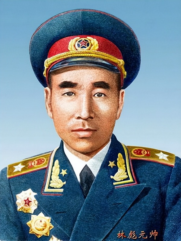 Lin Biao: Joined the army at the age of 17, was promoted to commander ...