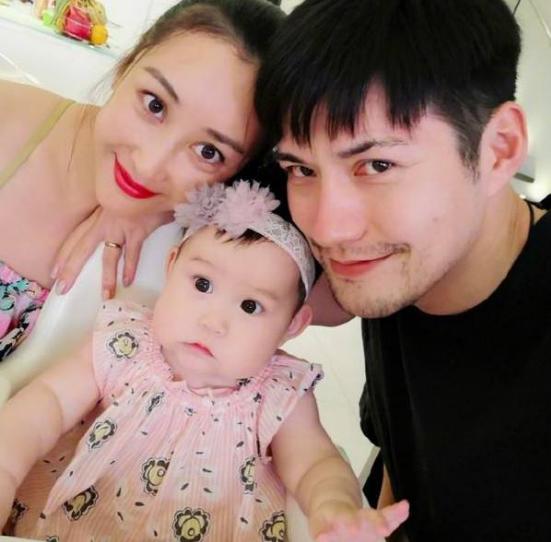 Du Ruoxi: Marrying the idol god Yan Yikuan and becoming a model couple ...