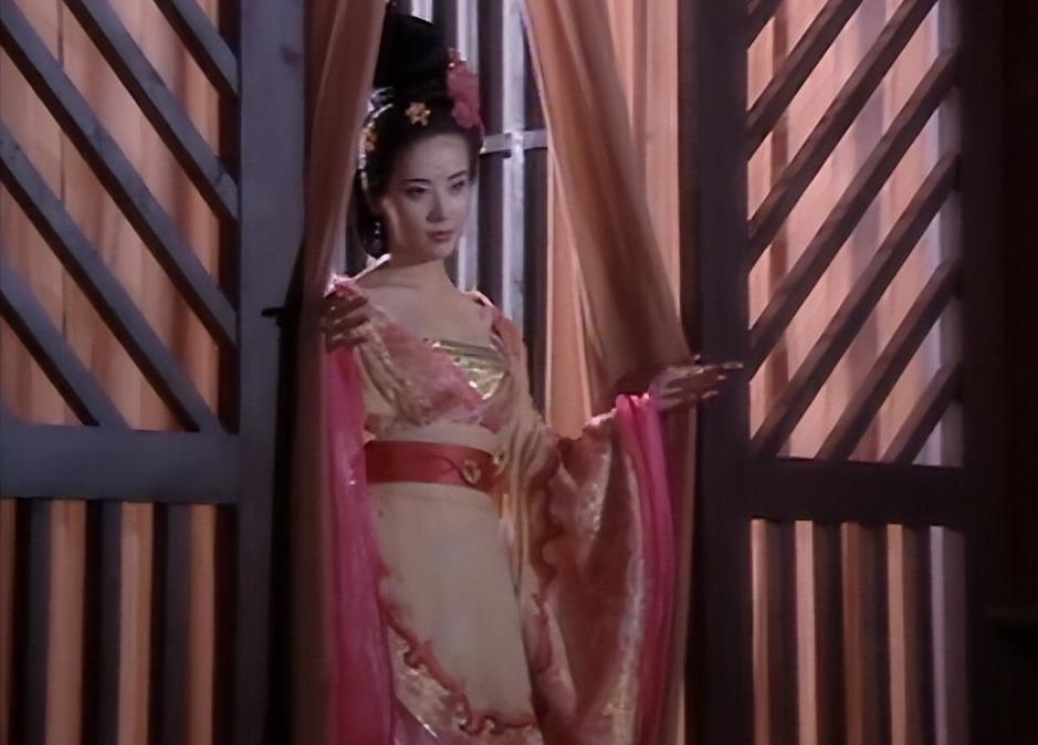 In 626, after Li Shimin chopped off Li Jiancheng's head, he hurried to his sister-in-law Dai Ji ...