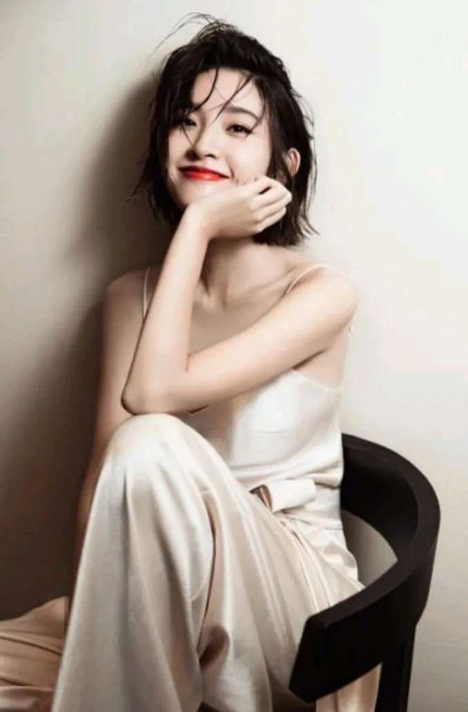 Tang Yixin deserves to be a "big juicy peach". When the photo is ...