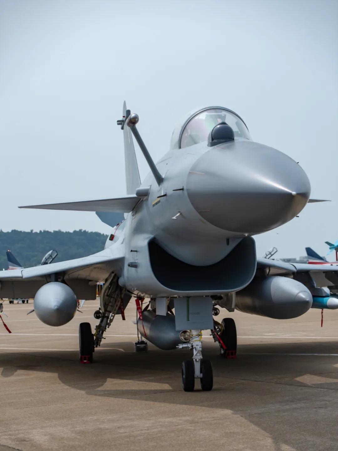 China's J-16D has excellent maneuverability, strike capability and ...