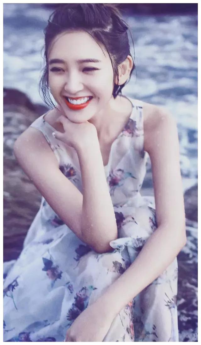 Did her smile fascinate you? Tang Yixin - iNEWS