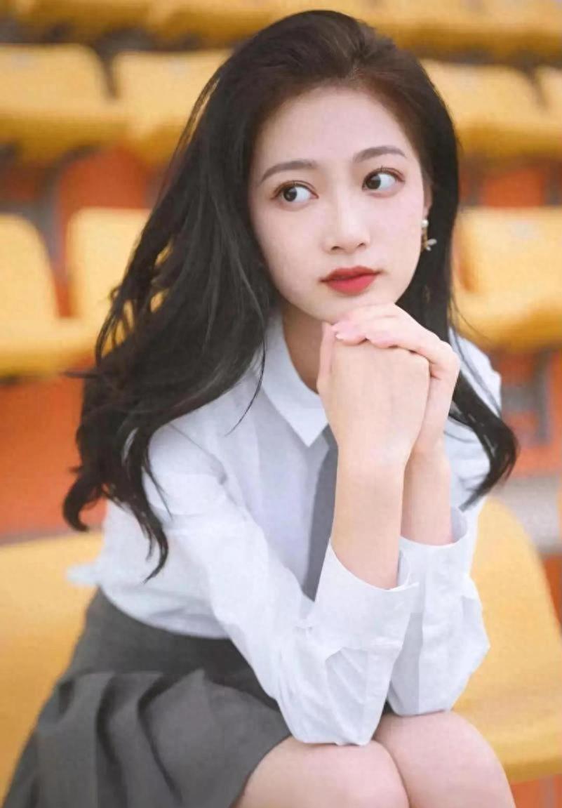 Feng Lin: She reached her peak as soon as she debuted. She dressed in a ...