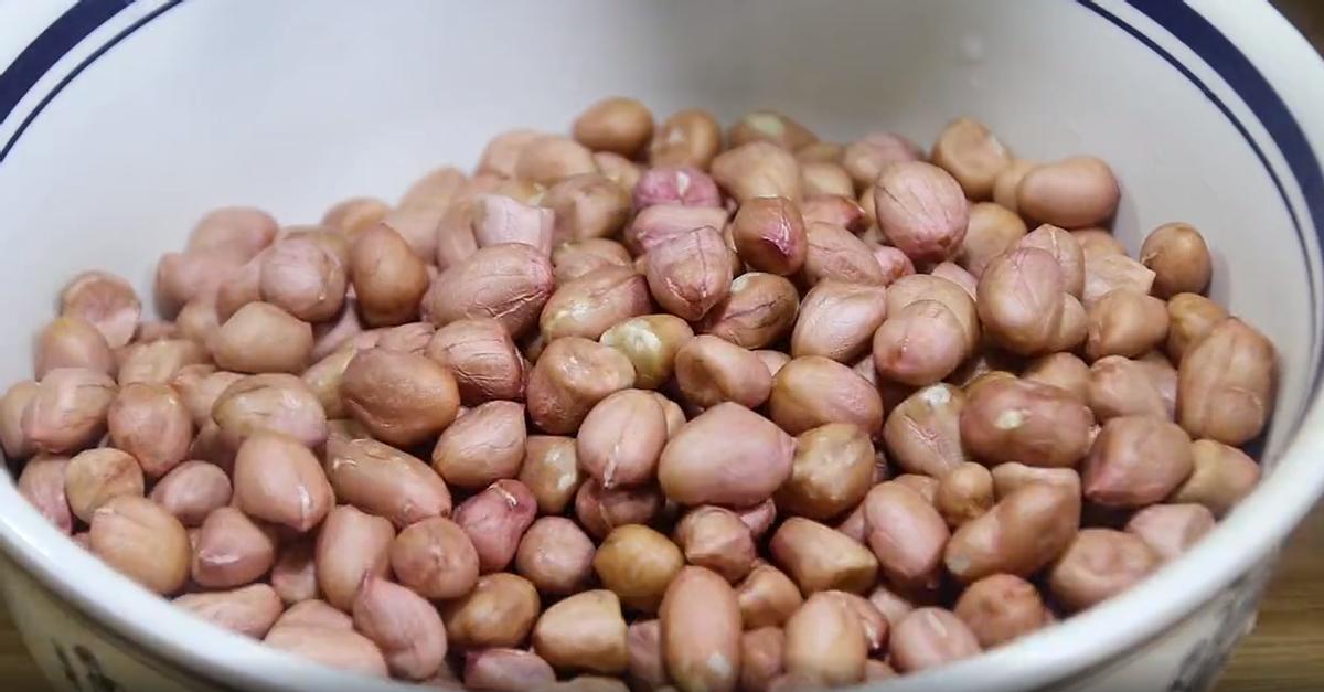 Add a handful of garlic to peanuts to teach you the secret recipe of ...