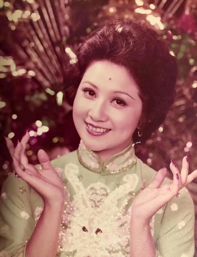 Actor Xue Jiayan: Single mother for 32 years, dating a boyfriend who is ...