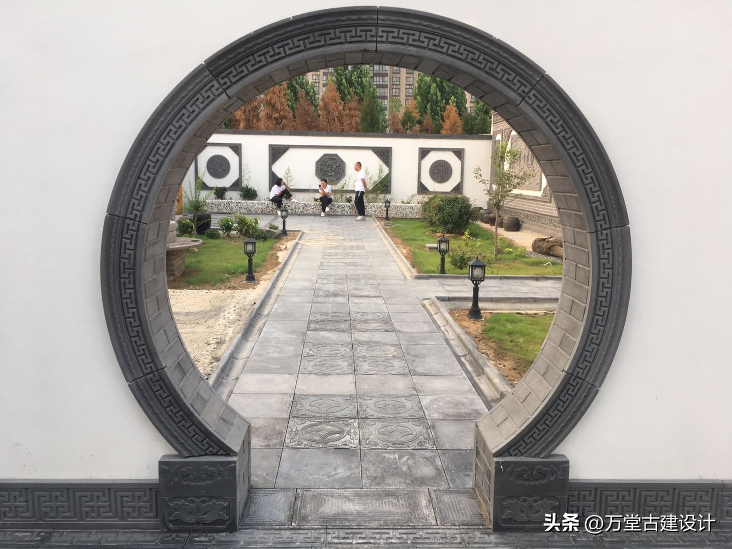 How beautiful is the moon gate in ancient gardens when used in home ...