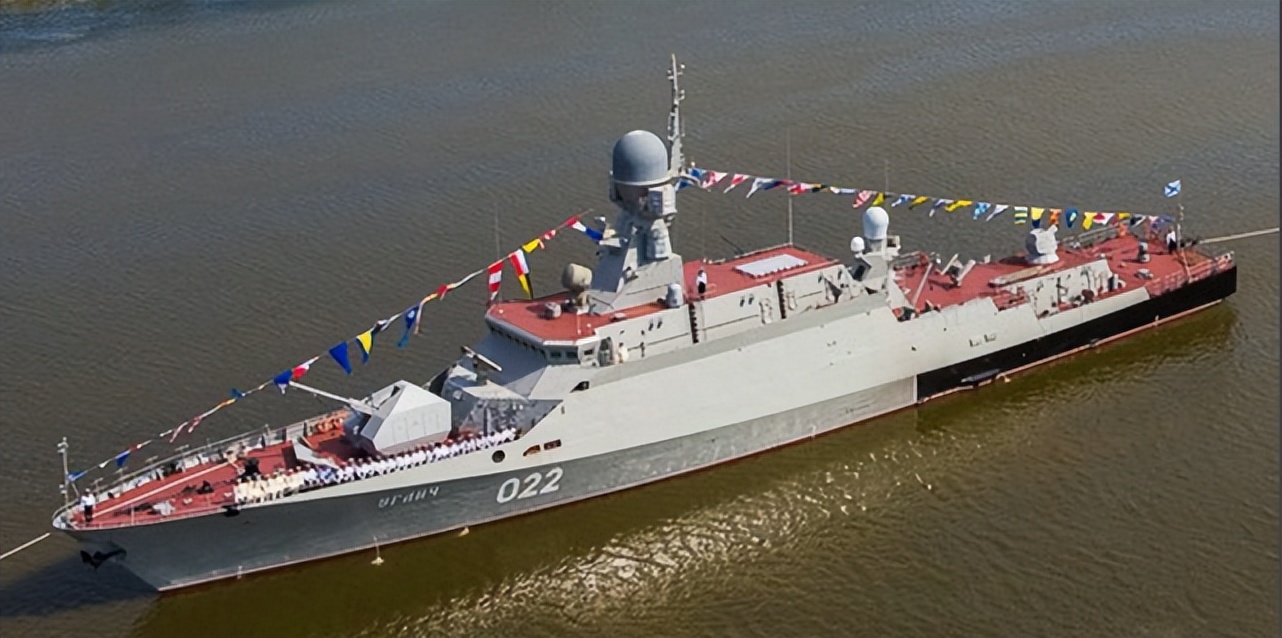 Type 21635 small missile ship: set up 2 8-unit general-purpose vertical ...