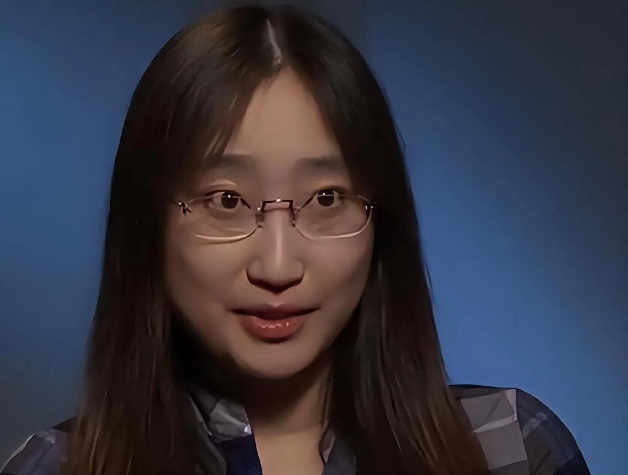 With good wind, Qian Lulu climbed up on the shoulders of her 4 husbands in 12 years, and became ...