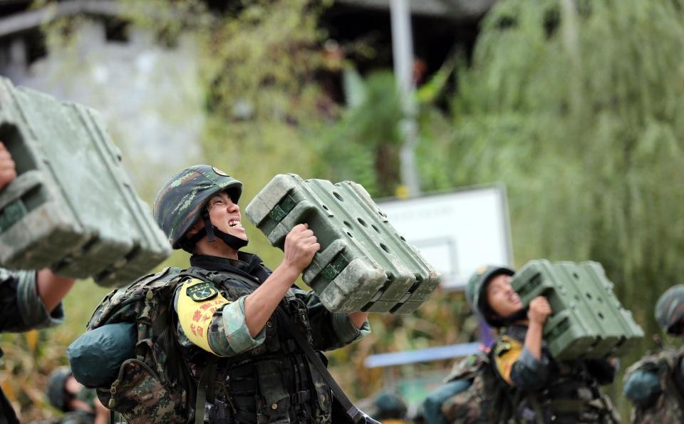 Special operations are not light but heavy, the average person can't ...