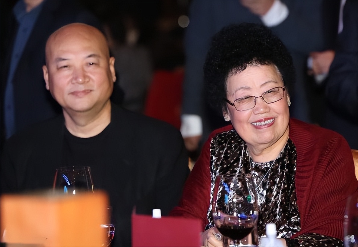 This time, Tang Seng, who "dedicated himself to saving his mother ...