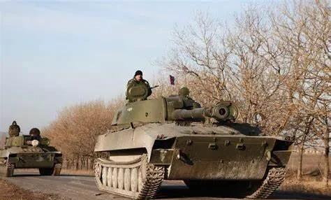 Russian equipment record - 2S1 "Carnation" 122mm self-propelled ...