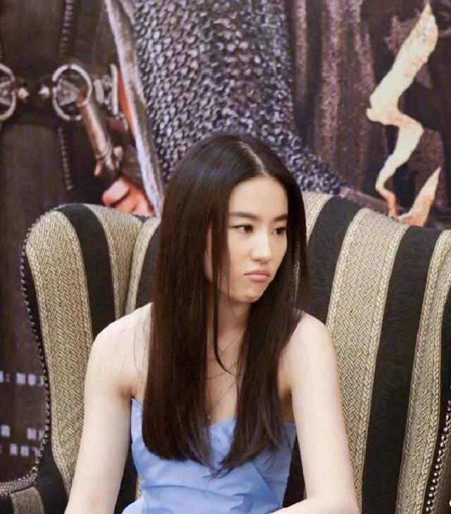 Liu Yifei in life - iNEWS