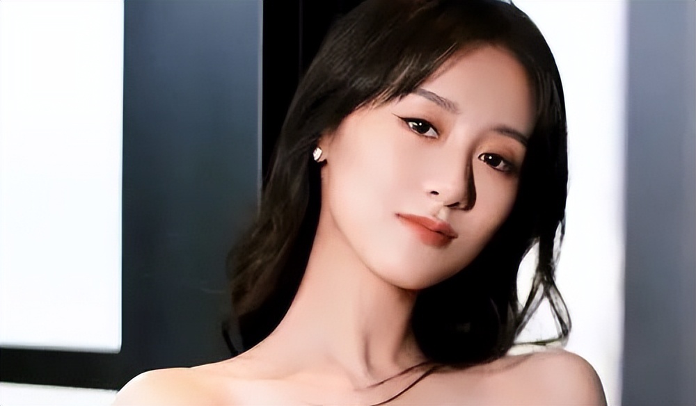 Little Gossip, Yi Yang Qianxi, Wang Yiren, Chen Linong, Yuan Bingyan - iNEWS