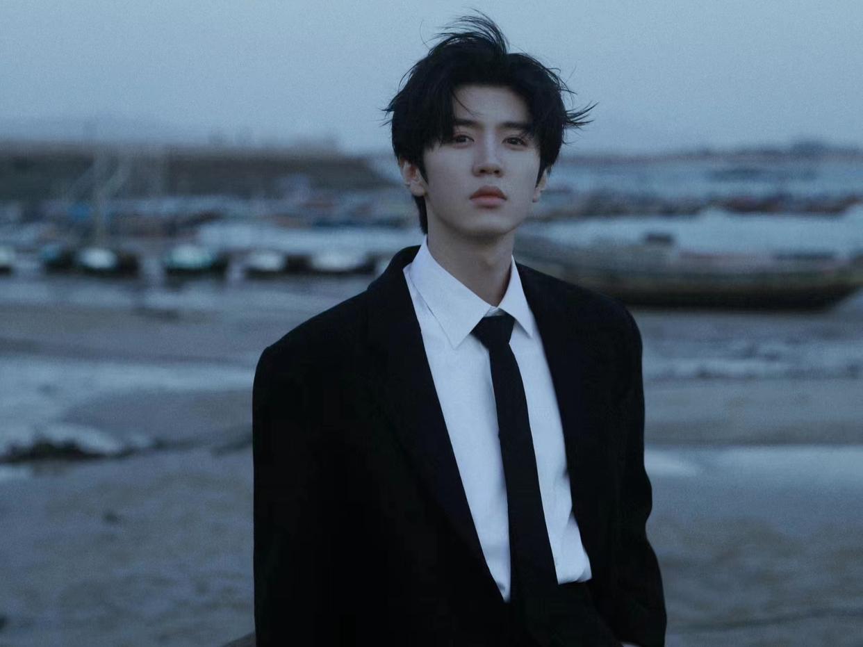 Chen Zheyuan wants to play the school play all over?[Her little pear ...