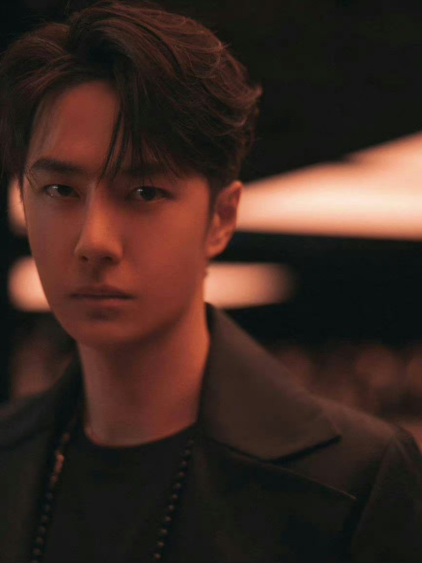 Wang Yibo's handsome foreign media photo of Chanel event is worthy of ...