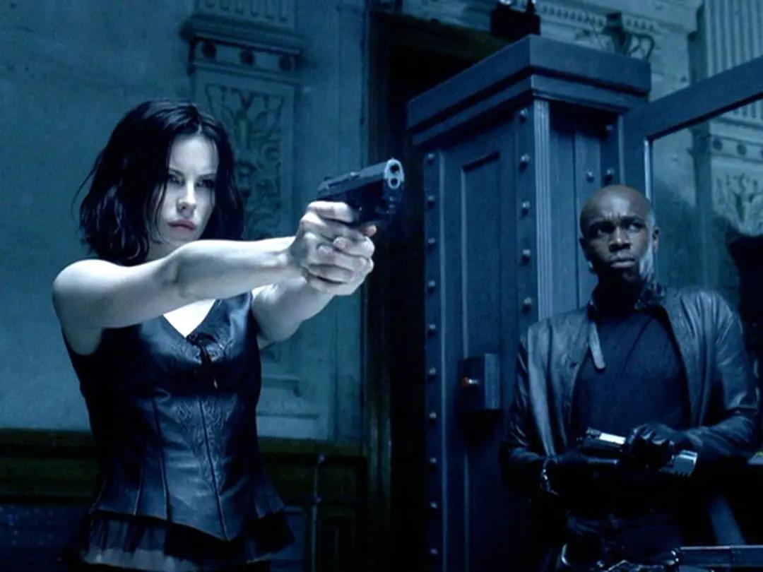 Underworld: The Epic Battle of Vampires and Werewolves - iNEWS