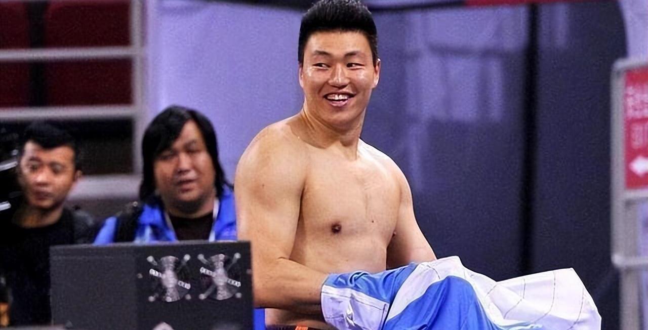 Li Gen talks about the failure of playing Klay from behind: He is a ...