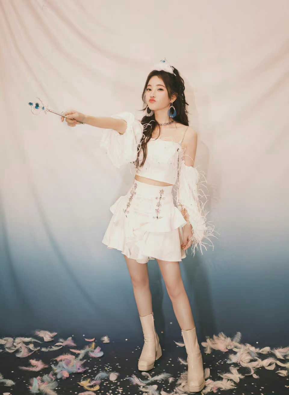 Feng Timo's singing scene is beautiful and moving, elegant and noble ...