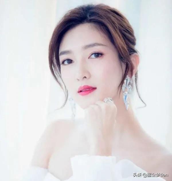 Jiang Shuying laughed at himself as "the ugliest in the class". After ...