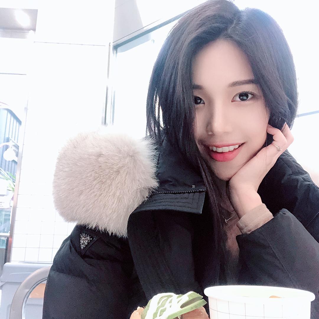 The first issue of the most beautiful Korean female artist Li Shiya - iNEWS