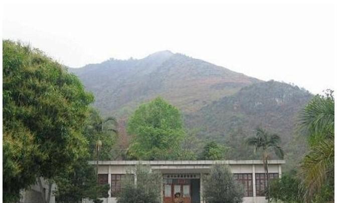 Mount Fakaka was once under the control of China. Why was it given to ...