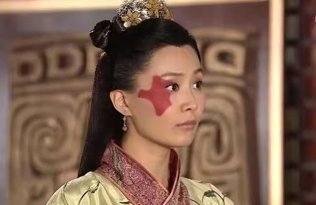 The ugly girl Jia Nanfeng used a trick to marry the Hanhan emperor, became the queen by ruthless ...