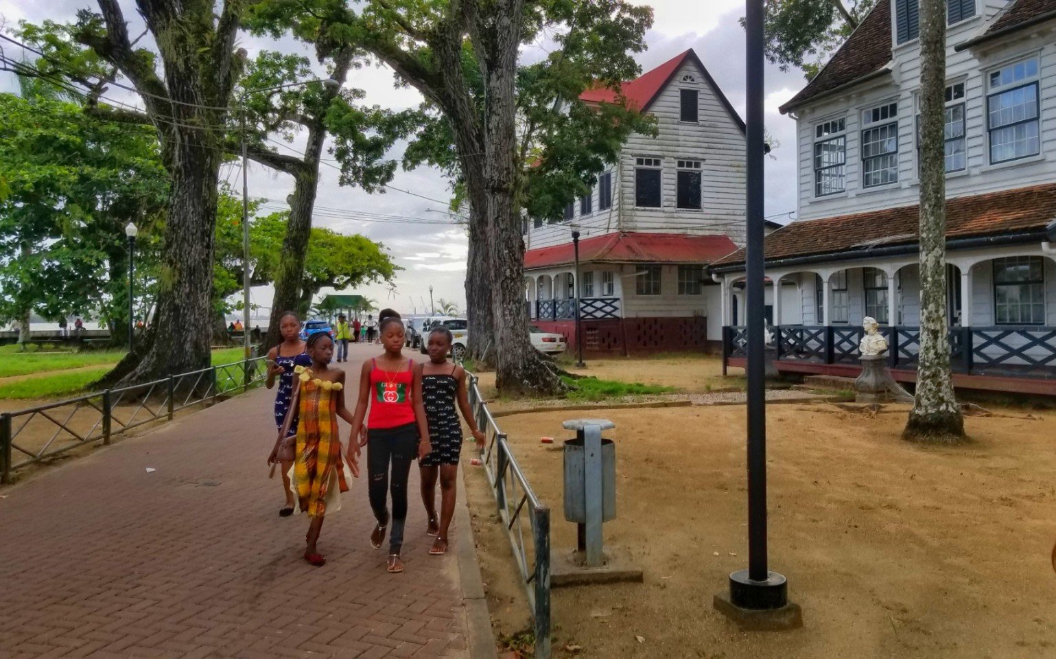 The influence of river traffic on architectural development in Suriname ...