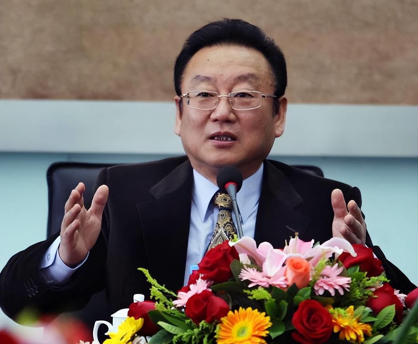 A Chinese guy supports his idol Jiang Dawei: He is a true Chinese and ...