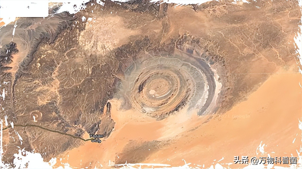 Richat Structure or Eye of the Sahara and old map of Africa. what ...