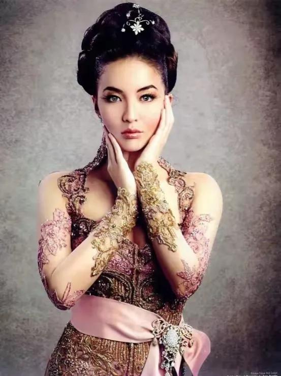 Malaysia's worst princess and supermodel was born but was betrayed by her mother and was raped ...