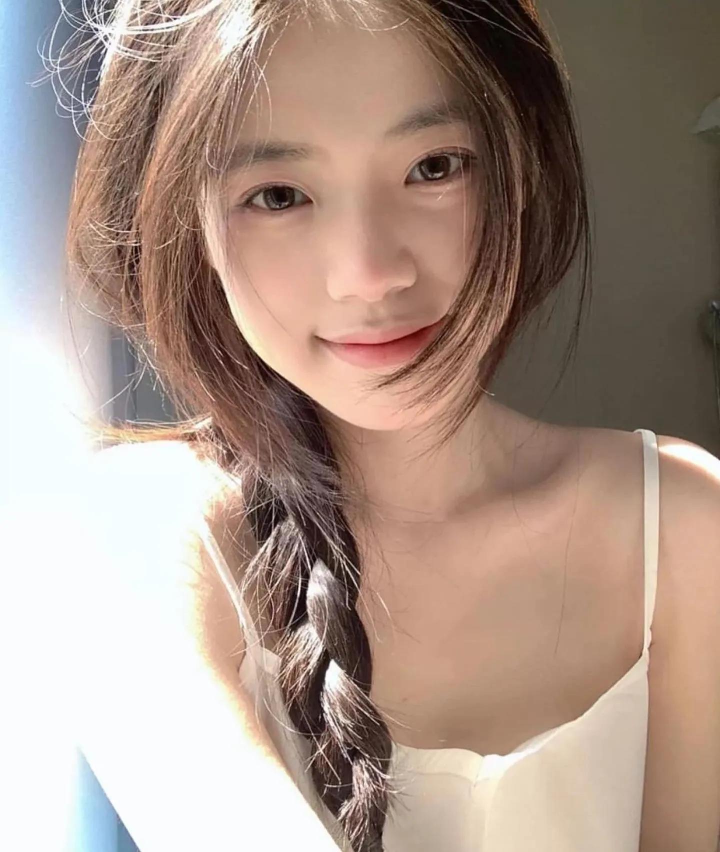 Super cute little beauty four consecutive shots - iNEWS