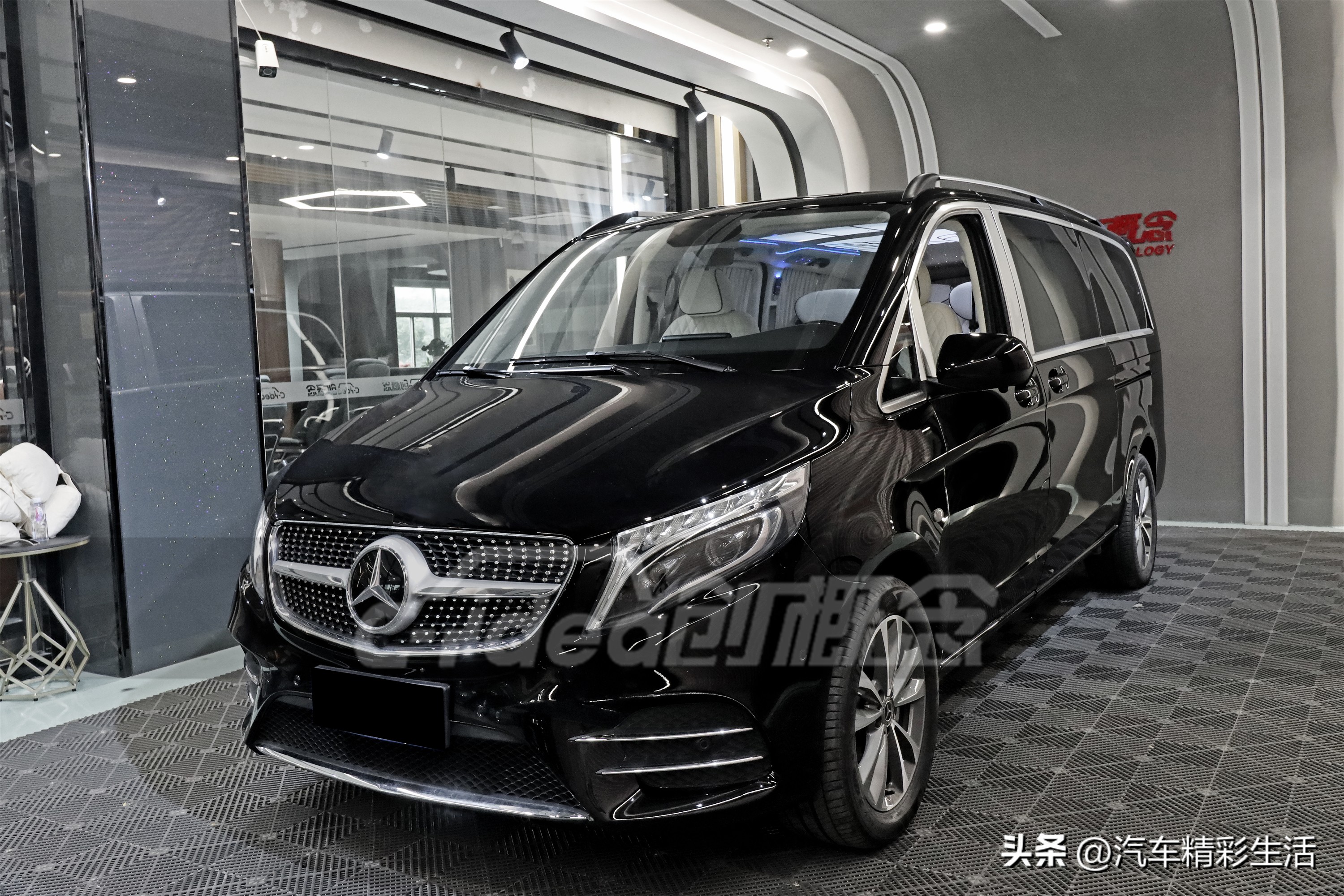 How to modify a Mercedes-Benz Vito?Luxurious configuration is readily ...