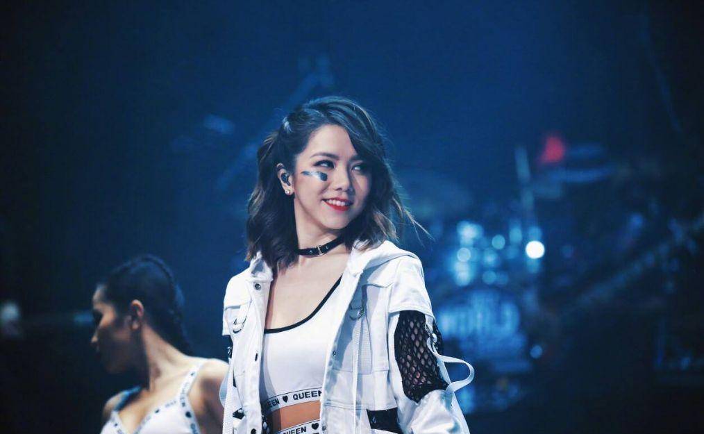 "Strength Singer" Deng Ziqi: I once exposed the interior photos of ...