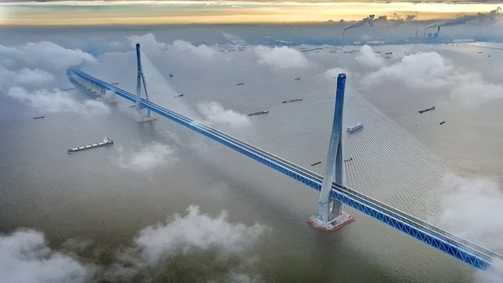 The real shot of the Shanghai-Sutong Yangtze River Bridge, the longest ...